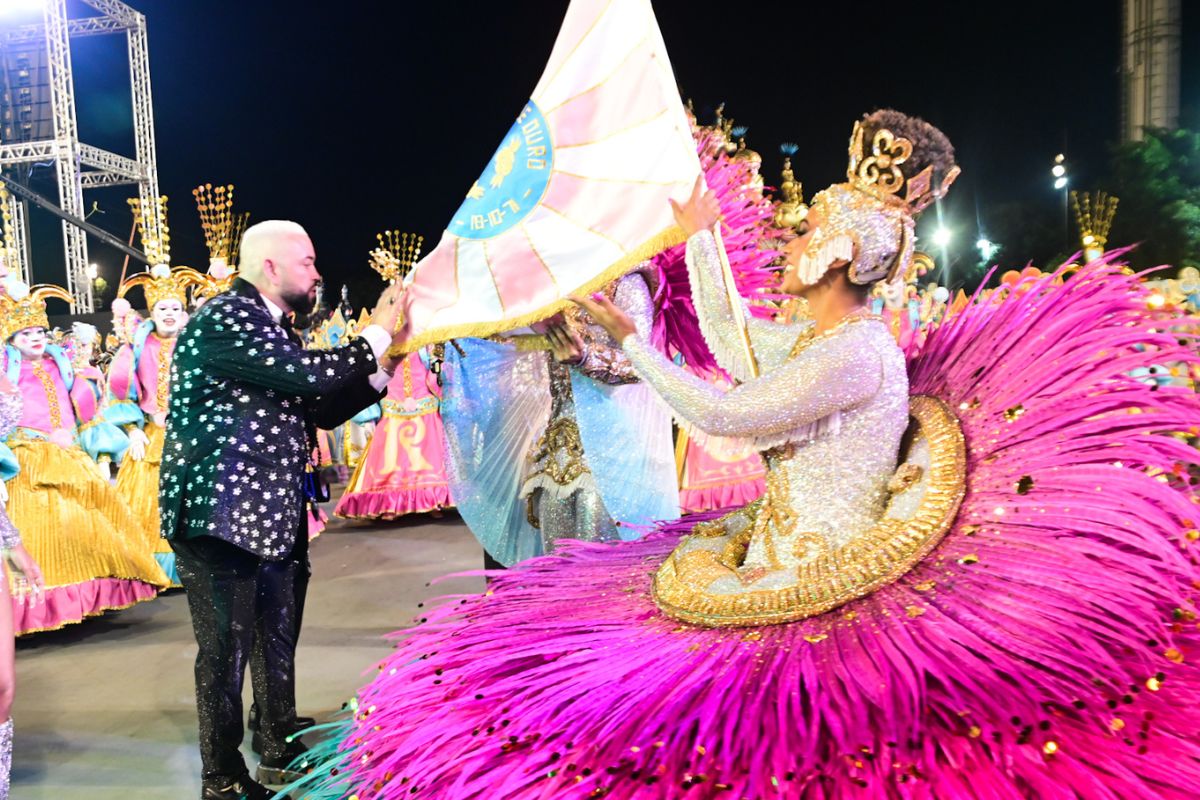 Rosas de Ouro é campeã no Carnaval de São Paulo 2025 - Tá na rede!