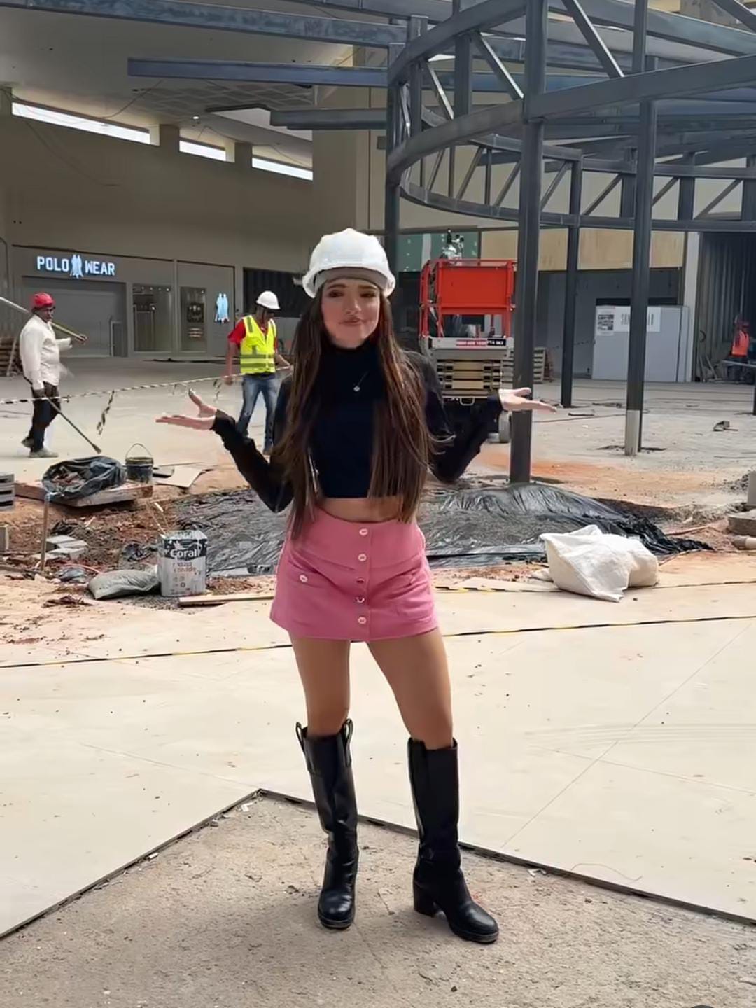 Belle Restum: a jovem CEO que renova a Planet Girls e inaugura sua ...